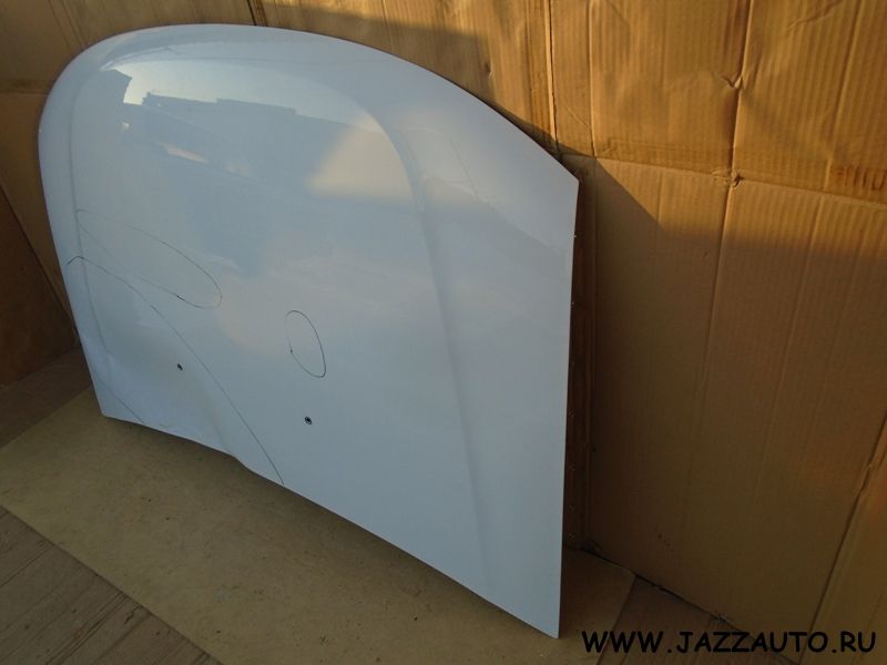 Капот: Капот б/у Renault Duster (651000987R / 65 10 009 87R)