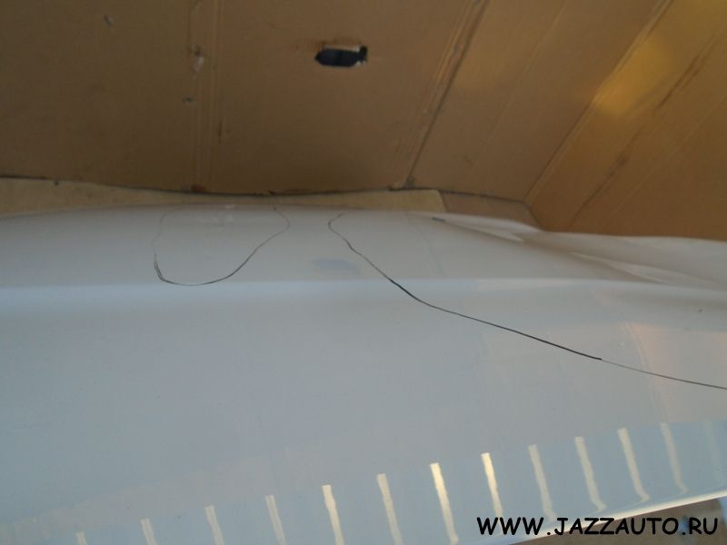 Капот: Капот б/у Renault Duster (651000987R / 65 10 009 87R)